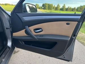 Pelēks BMW 525 2009 Viļņa, ar dzinēja tilpumu 2.99 L un nobraukumu 339 tūkst. km par 4800 €, foto 22 vietnē AUTOMOTO.COM.LV