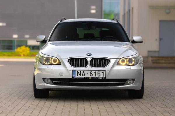 Pelēks BMW 525 2009 Rīga, ar dzinēja tilpumu 3.00 L un nobraukumu 296 tūkst. km par 5500 €, foto 3 vietnē AUTOMOTO.COM.LV