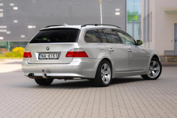 Pelēks BMW 525 2009 Rīga, ar dzinēja tilpumu 3.00 L un nobraukumu 296 tūkst. km par 5500 €, foto 5 vietnē AUTOMOTO.COM.LV