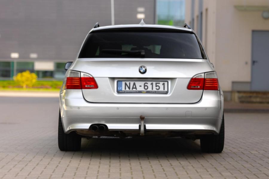 Grey BMW 525 2009 in Riga, with an engine capacity of 3.00 L and mileage of 296 thousand km for 5500 €, photo 7 on AUTOMOTO.COM.LV