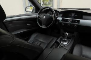 Grey BMW 525 2009 in Riga, with an engine capacity of 3.00 L and mileage of 296 thousand km for 5500 €, photo 8 on AUTOMOTO.COM.LV