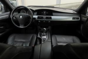 Grey BMW 525 2009 in Riga, with an engine capacity of 3.00 L and mileage of 296 thousand km for 5500 €, photo 9 on AUTOMOTO.COM.LV