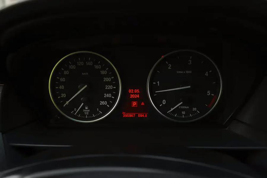 Серый БМВ 525 2009 в Елгава, объемом двигателя 3.00 л и пробегом 296 тыс. км за 3900 €, фото 10 на AUTOMOTO.COM.LV