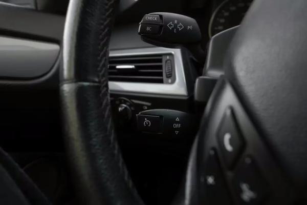 Grey BMW 525 2009 in Jelgava, with an engine capacity of 3.00 L and mileage of 296 thousand km for 3900 €, photo 10 on AUTOMOTO.COM.LV