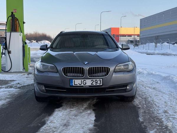 Pelēks BMW 525 2010 Viļņa, ar dzinēja tilpumu 2.99 L un nobraukumu 291 tūkst. km par 6800 €, foto 2 vietnē AUTOMOTO.COM.LV