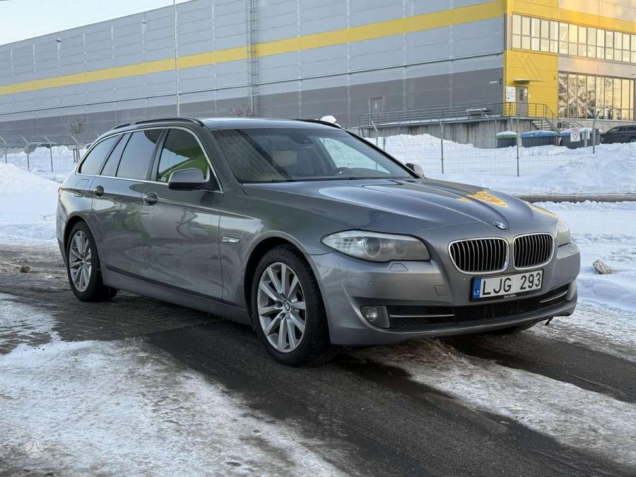 Pelēks BMW 525 2010 Viļņa, ar dzinēja tilpumu 2.99 L un nobraukumu 291 tūkst. km par 6800 €, foto 3 vietnē AUTOMOTO.COM.LV