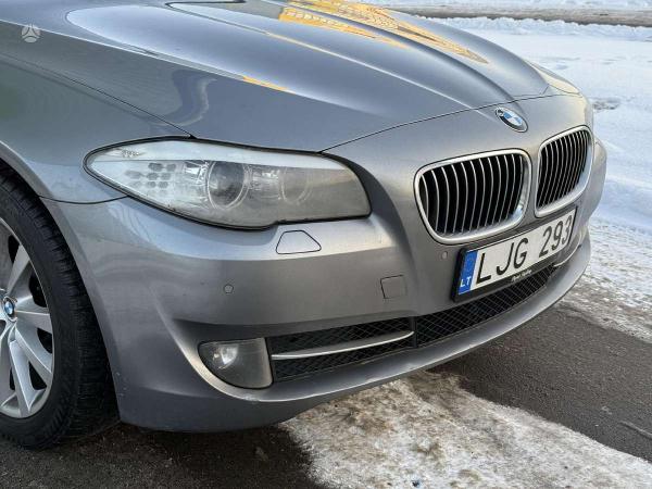 Pelēks BMW 525 2010 Viļņa, ar dzinēja tilpumu 2.99 L un nobraukumu 291 tūkst. km par 6800 €, foto 4 vietnē AUTOMOTO.COM.LV