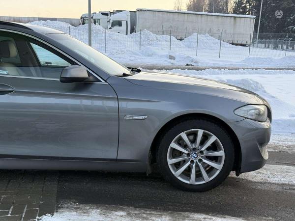 Pelēks BMW 525 2010 Viļņa, ar dzinēja tilpumu 2.99 L un nobraukumu 291 tūkst. km par 6800 €, foto 6 vietnē AUTOMOTO.COM.LV