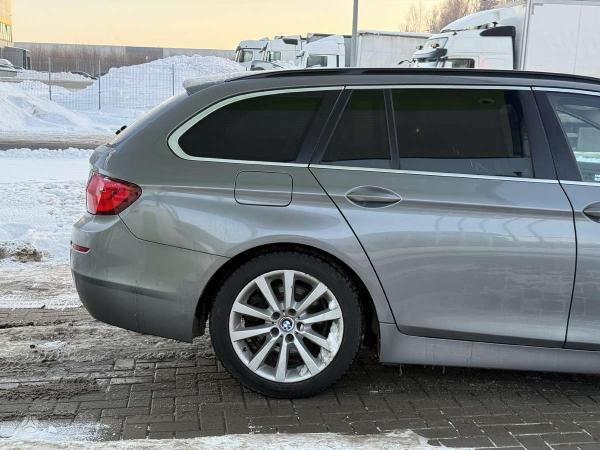 Pelēks BMW 525 2010 Viļņa, ar dzinēja tilpumu 2.99 L un nobraukumu 291 tūkst. km par 6800 €, foto 7 vietnē AUTOMOTO.COM.LV