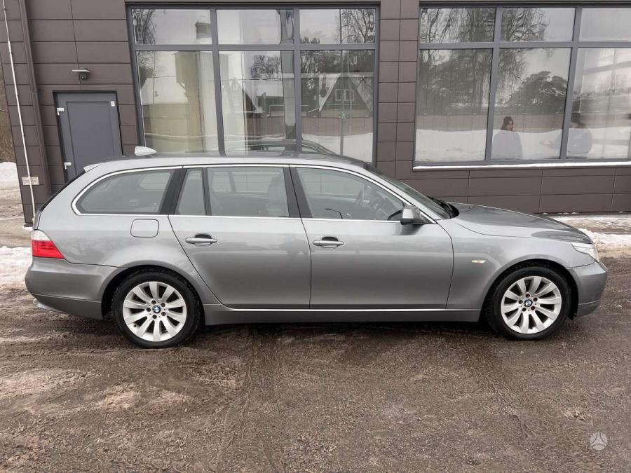 Grey BMW 525 2010 in Utena, with an engine capacity of 2.99 L and mileage of 250 thousand km for 4700 €, photo 3 on AUTOMOTO.COM.LV