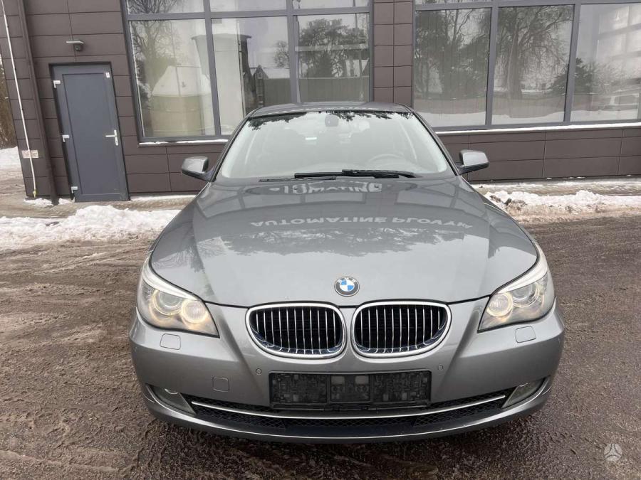 Grey BMW 525 2010 in Utena, with an engine capacity of 2.99 L and mileage of 250 thousand km for 4700 €, photo 5 on AUTOMOTO.COM.LV