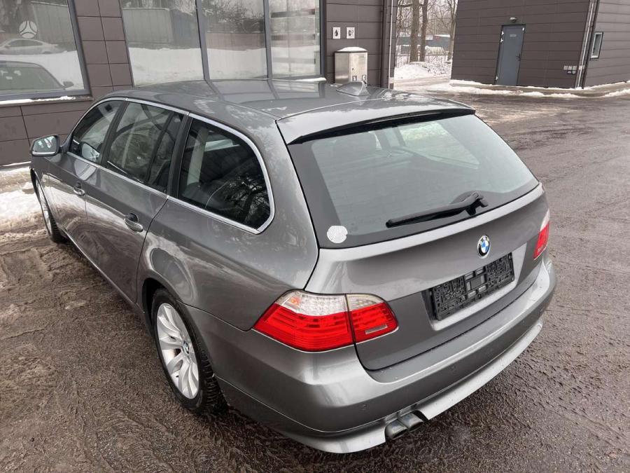 Grey BMW 525 2010 in Utena, with an engine capacity of 2.99 L and mileage of 250 thousand km for 4700 €, photo 10 on AUTOMOTO.COM.LV