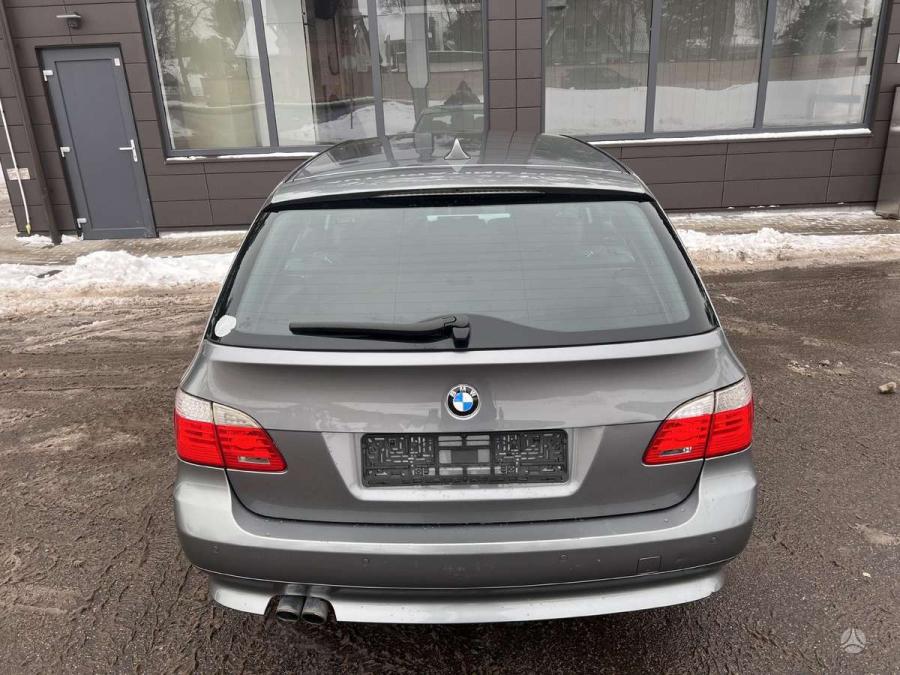 Grey BMW 525 2010 in Utena, with an engine capacity of 2.99 L and mileage of 250 thousand km for 4700 €, photo 11 on AUTOMOTO.COM.LV
