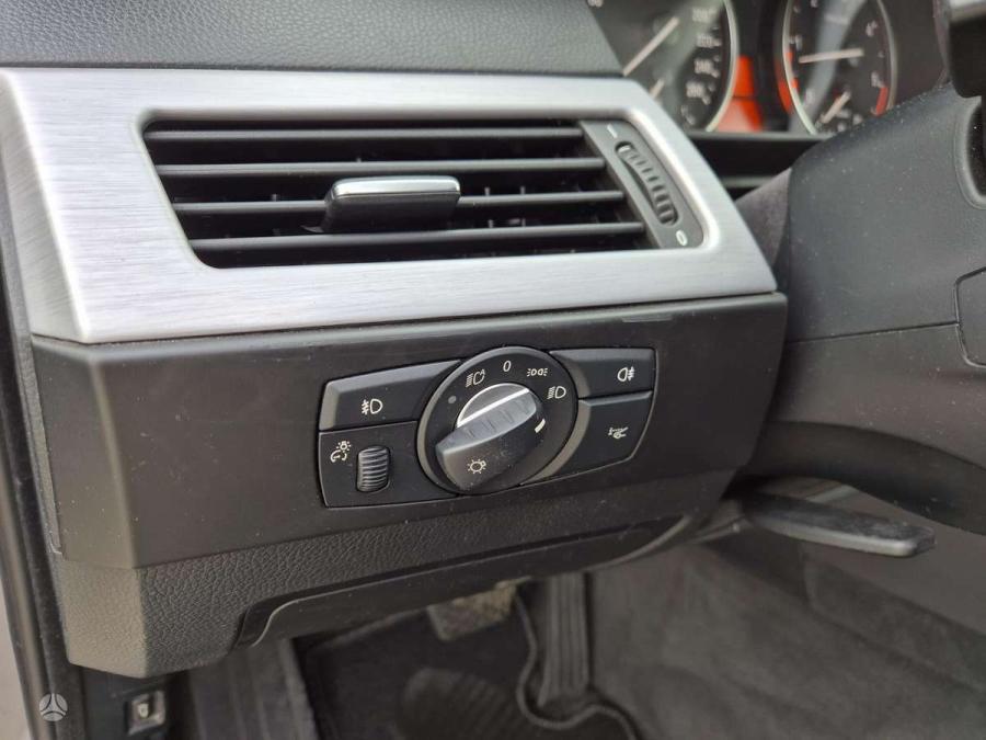 Pelēks BMW 525 2010 Marijampole, ar dzinēja tilpumu 2.99 L un nobraukumu 322 tūkst. km par 4500 €, foto 14 vietnē AUTOMOTO.COM.LV