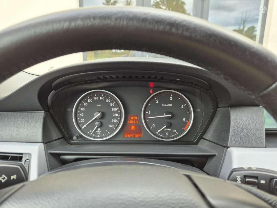 Pelēks BMW 525 2010 Marijampole, ar dzinēja tilpumu 2.99 L un nobraukumu 322 tūkst. km par 4500 €, foto 17 vietnē AUTOMOTO.COM.LV