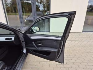 Pelēks BMW 525 2010 Marijampole, ar dzinēja tilpumu 2.99 L un nobraukumu 322 tūkst. km par 4500 €, foto 27 vietnē AUTOMOTO.COM.LV