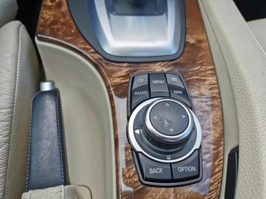 Pelēks BMW 525 2010 Kuldīga, ar dzinēja tilpumu 3.00 L un nobraukumu 221 tūkst. km par 7500 €, foto 19 vietnē AUTOMOTO.COM.LV