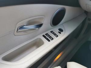 Pelēks BMW 525 2010 Kuldīga, ar dzinēja tilpumu 3.00 L un nobraukumu 221 tūkst. km par 7500 €, foto 21 vietnē AUTOMOTO.COM.LV