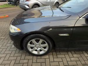 Pelēks BMW 525 2010 Rīga, ar dzinēja tilpumu 3.00 L un nobraukumu 346 tūkst. km par 5990 €, foto 5 vietnē AUTOMOTO.COM.LV