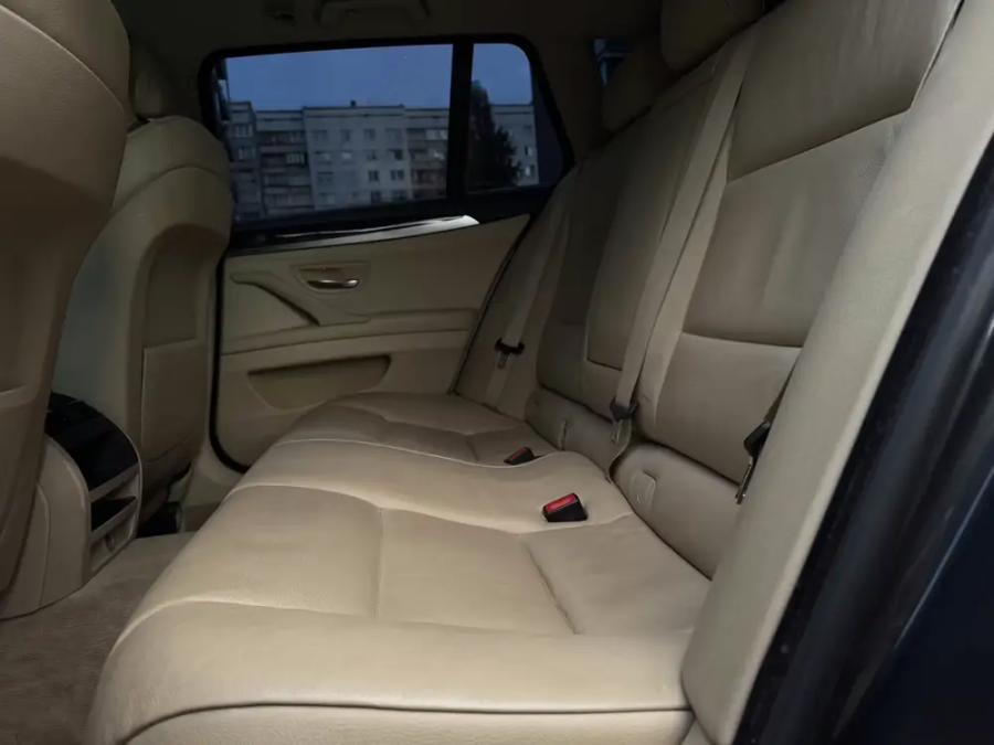 Pelēks BMW 525 2010 Rīga, ar dzinēja tilpumu 3.00 L un nobraukumu 346 tūkst. km par 5990 €, foto 14 vietnē AUTOMOTO.COM.LV