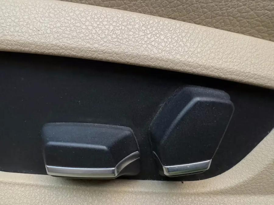 Pelēks BMW 525 2010 Rīga, ar dzinēja tilpumu 3.00 L un nobraukumu 346 tūkst. km par 5990 €, foto 15 vietnē AUTOMOTO.COM.LV