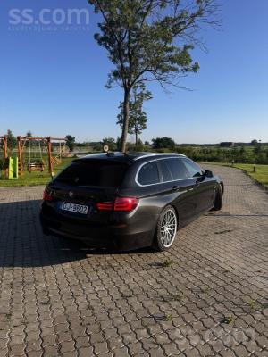 Grey BMW 525 2010 in Dobele, with an engine capacity of 3.00 L and mileage of 407 thousand km for 6290 €, photo 5 on AUTOMOTO.COM.LV