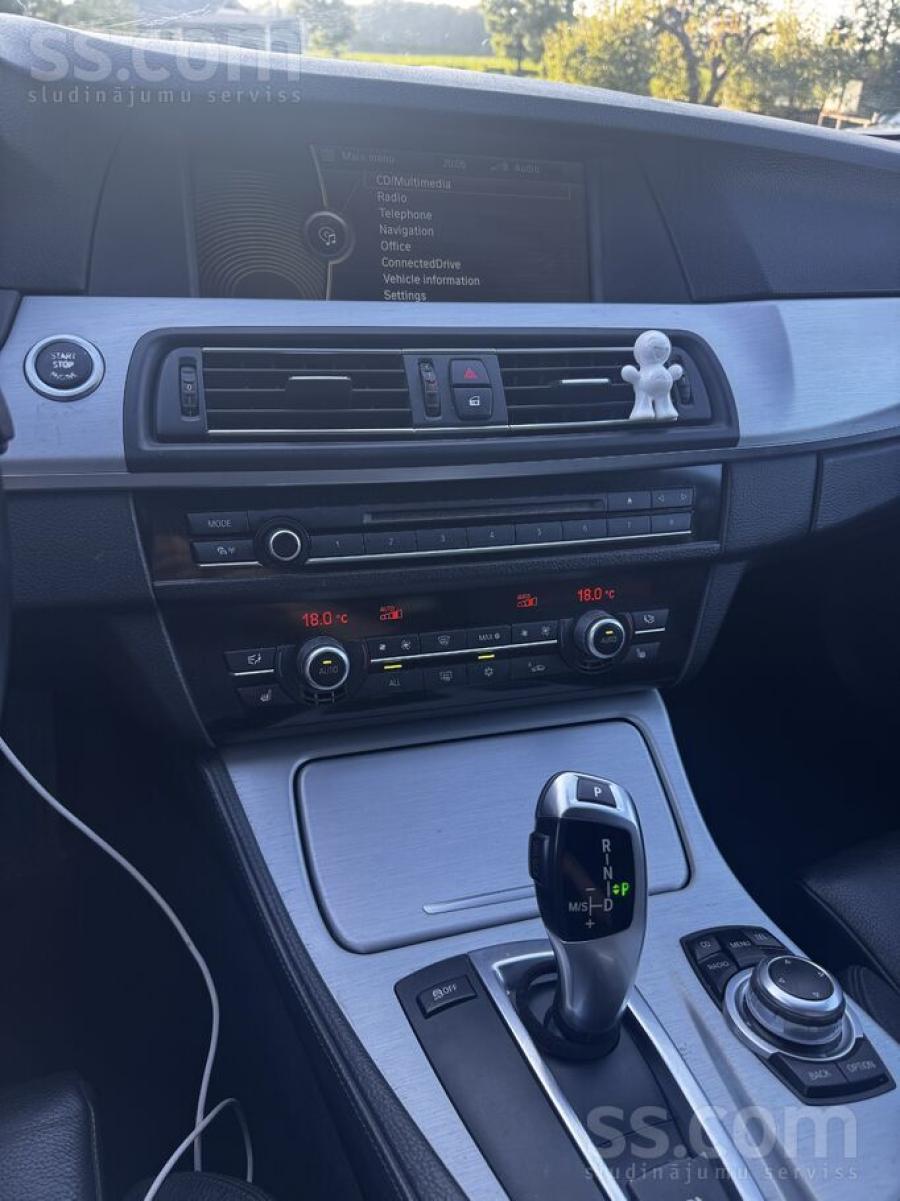 Grey BMW 525 2010 in Dobele, with an engine capacity of 3.00 L and mileage of 407 thousand km for 6290 €, photo 9 on AUTOMOTO.COM.LV