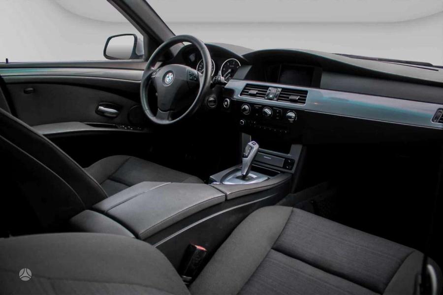 Pelēks BMW 525 2010 Kauņa, ar dzinēja tilpumu 3.00 L un nobraukumu 319 tūkst. km par 5390 €, foto 9 vietnē AUTOMOTO.COM.LV