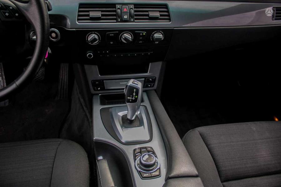 Pelēks BMW 525 2010 Kauņa, ar dzinēja tilpumu 3.00 L un nobraukumu 319 tūkst. km par 5390 €, foto 11 vietnē AUTOMOTO.COM.LV