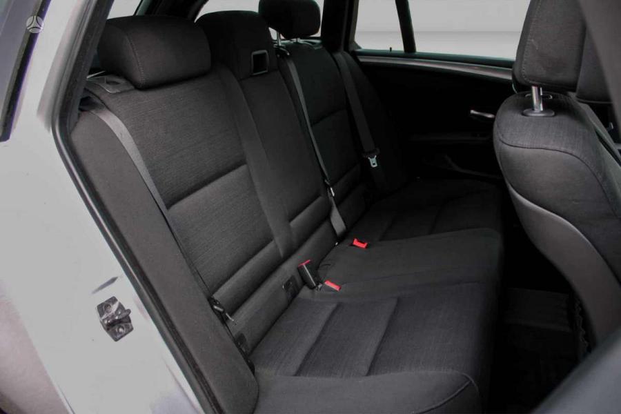 Pelēks BMW 525 2010 Kauņa, ar dzinēja tilpumu 3.00 L un nobraukumu 319 tūkst. km par 5390 €, foto 13 vietnē AUTOMOTO.COM.LV