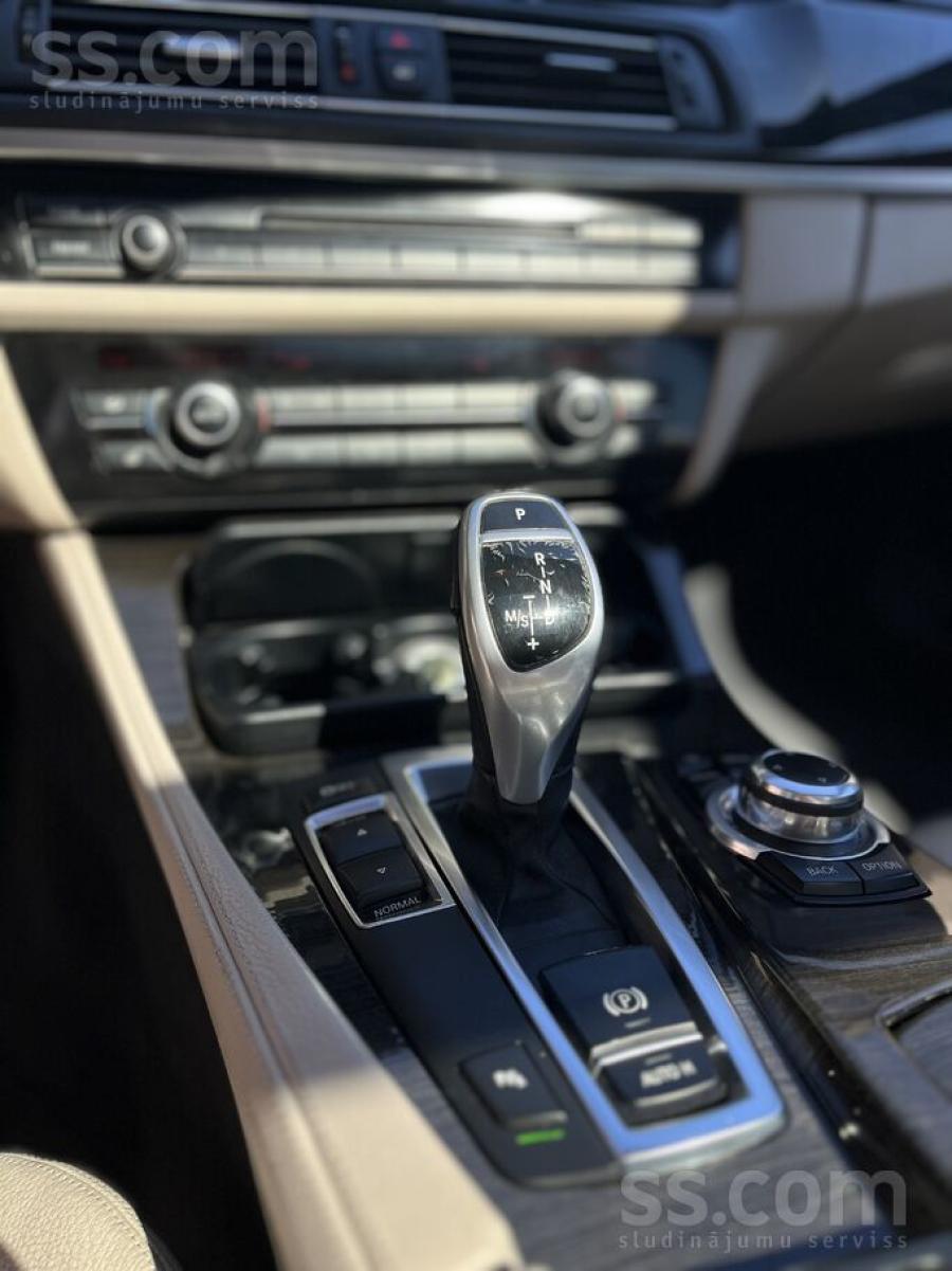 Grey BMW 525 2011 in Riga, with an engine capacity of 3.00 L and mileage of 330 thousand km for 8950 €, photo 19 on AUTOMOTO.COM.LV