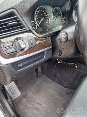 Pelēks BMW 525 2011 Ogre, ar dzinēja tilpumu 3.00 L un nobraukumu 284 tūkst. km par 8900 €, foto 14 vietnē AUTOMOTO.COM.LV