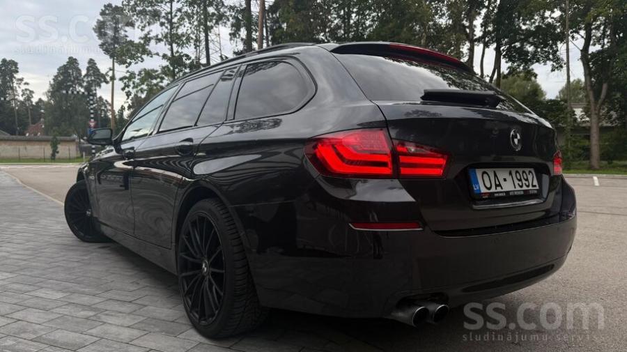 Pelēks BMW 525 2011 Ogre, ar dzinēja tilpumu 3.00 L un nobraukumu 360 tūkst. km par 7650 €, foto 5 vietnē AUTOMOTO.COM.LV