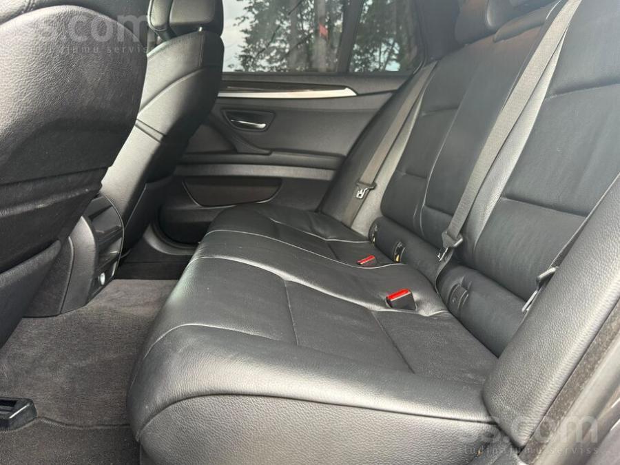 Pelēks BMW 525 2011 Ogre, ar dzinēja tilpumu 3.00 L un nobraukumu 360 tūkst. km par 7650 €, foto 11 vietnē AUTOMOTO.COM.LV
