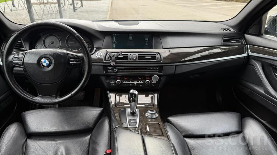 Pelēks BMW 525 2011 Ogre, ar dzinēja tilpumu 3.00 L un nobraukumu 360 tūkst. km par 7650 €, foto 13 vietnē AUTOMOTO.COM.LV