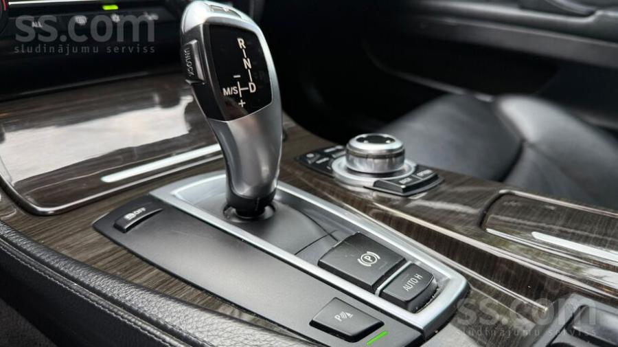 Pelēks BMW 525 2011 Ogre, ar dzinēja tilpumu 3.00 L un nobraukumu 360 tūkst. km par 7650 €, foto 14 vietnē AUTOMOTO.COM.LV