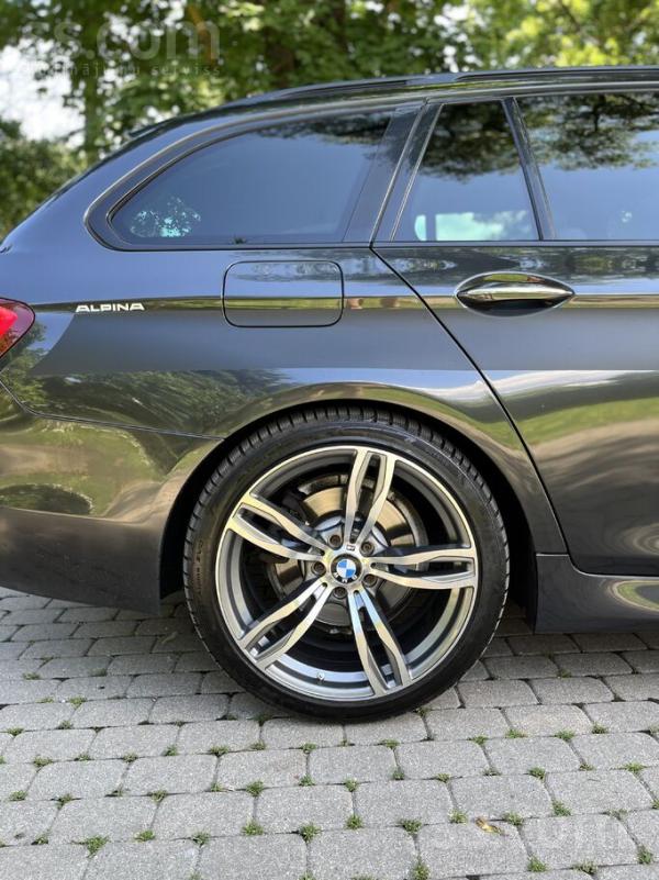 Grey BMW 525 2011 in Riga, with an engine capacity of 3.00 L and mileage of 333 thousand km for 8950 €, photo 6 on AUTOMOTO.COM.LV