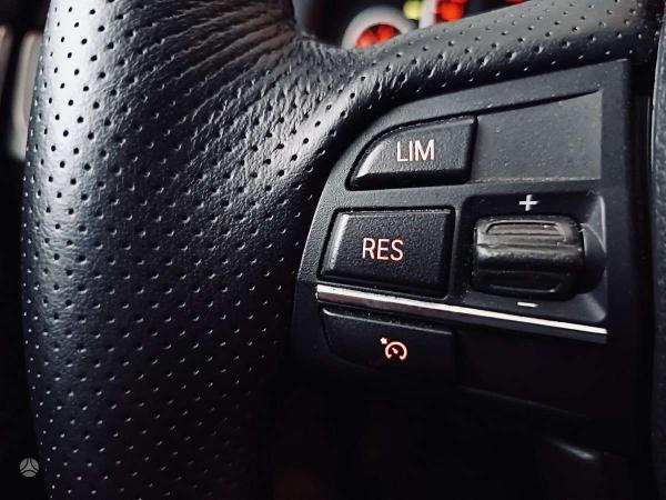 Grey BMW 525 2011 in Utena, with an engine capacity of 2.00 L and mileage of 215 thousand km for 11750 €, photo 9 on AUTOMOTO.COM.LV