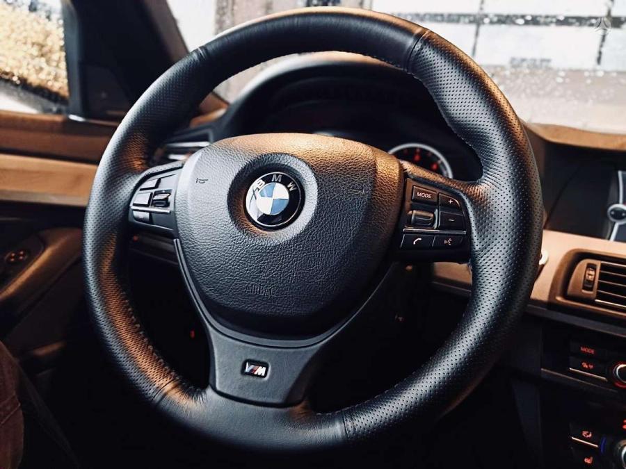 Grey BMW 525 2011 in Utena, with an engine capacity of 2.00 L and mileage of 215 thousand km for 11750 €, photo 35 on AUTOMOTO.COM.LV