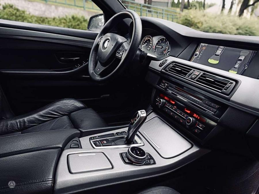 Grey BMW 525 2011 in Utena, with an engine capacity of 2.00 L and mileage of 215 thousand km for 11750 €, photo 46 on AUTOMOTO.COM.LV