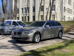 Pelēks BMW 525 2011 Rīga, ar dzinēja tilpumu 2.00 L un nobraukumu 240 tūkst. km par 7000 €, foto  vietnē AUTOMOTO.COM.LV