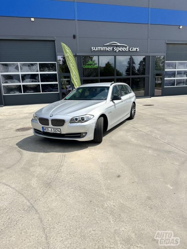 Pelēks BMW 525 2011 Panevēža, ar dzinēja tilpumu 2.00 L un nobraukumu 308 tūkst. km par 7700 €, foto 1 vietnē AUTOMOTO.COM.LV