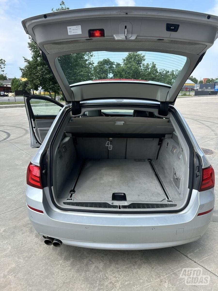 Grey BMW 525 2011 in Panevezys, with an engine capacity of 2.00 L and mileage of 308 thousand km for 7700 €, photo 12 on AUTOMOTO.COM.LV