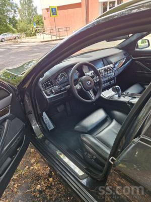 Grey BMW 525 2011 in Ogre, with an engine capacity of 3.00 L and mileage of 285 thousand km for 9300 €, photo 9 on AUTOMOTO.COM.LV
