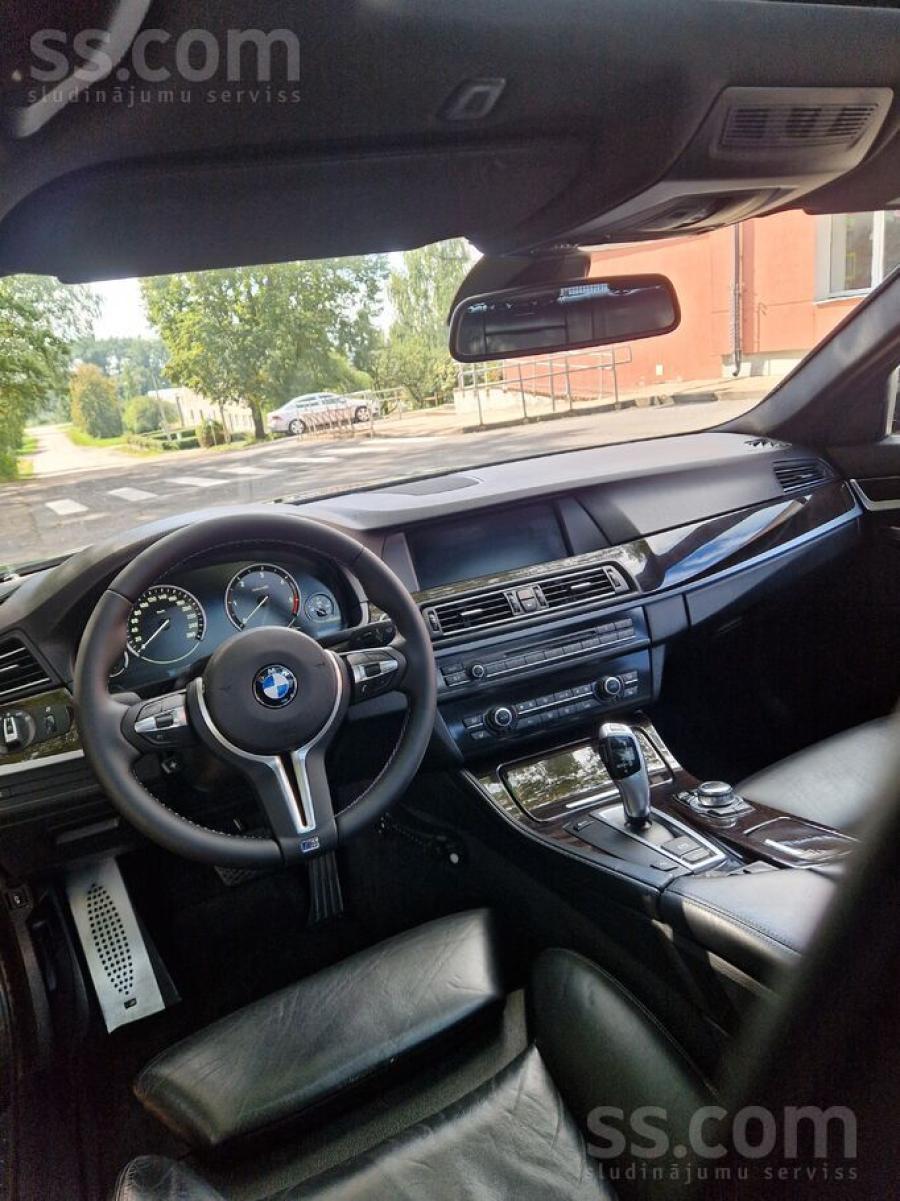 Grey BMW 525 2011 in Ogre, with an engine capacity of 3.00 L and mileage of 285 thousand km for 9300 €, photo 10 on AUTOMOTO.COM.LV