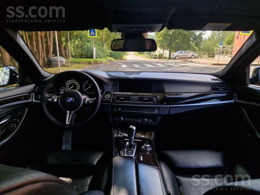 Grey BMW 525 2011 in Ogre, with an engine capacity of 3.00 L and mileage of 285 thousand km for 9300 €, photo 12 on AUTOMOTO.COM.LV