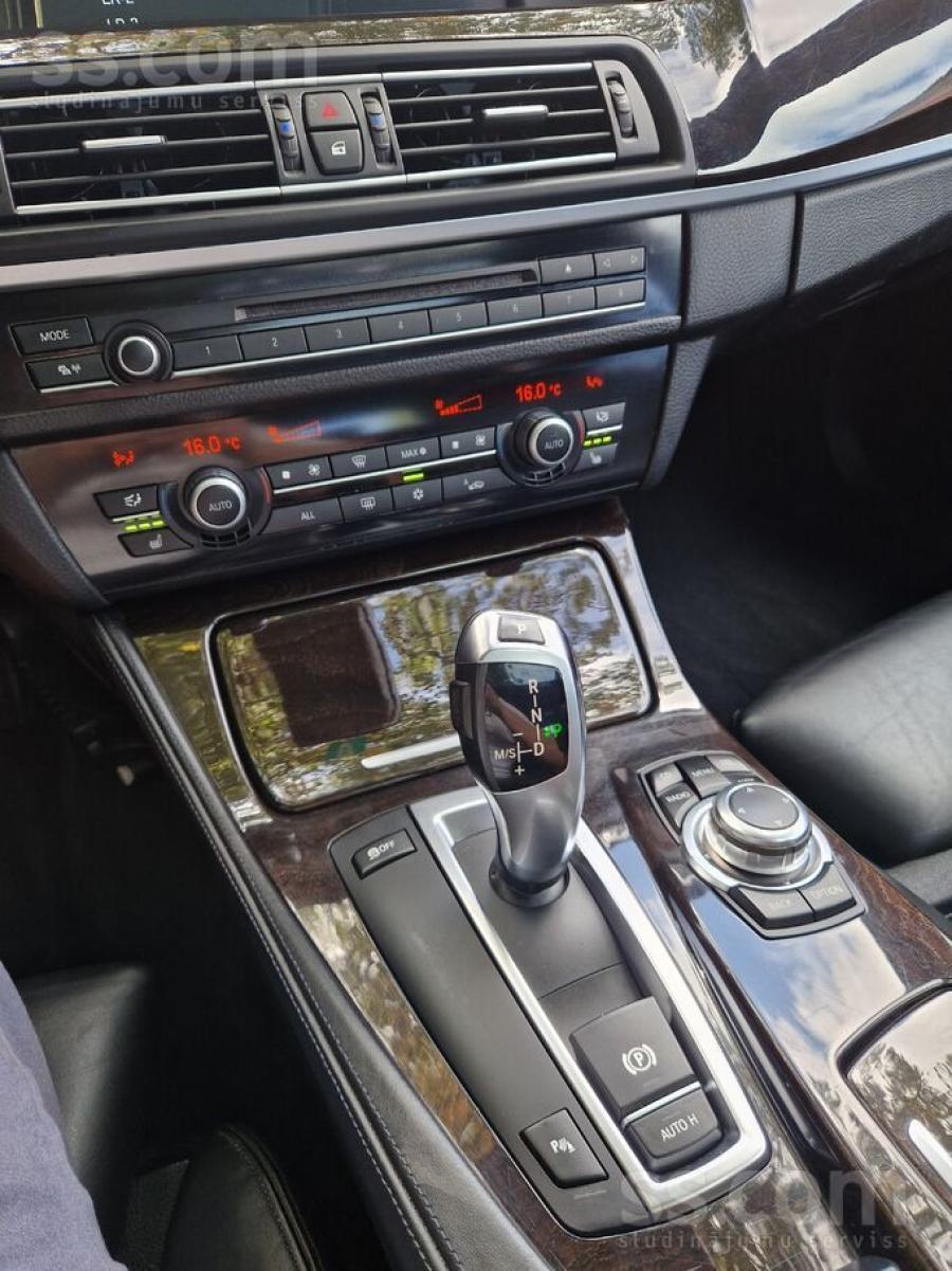 Pelēks BMW 525 2011 Ogre, ar dzinēja tilpumu 3.00 L un nobraukumu 285 tūkst. km par 9300 €, foto 19 vietnē AUTOMOTO.COM.LV