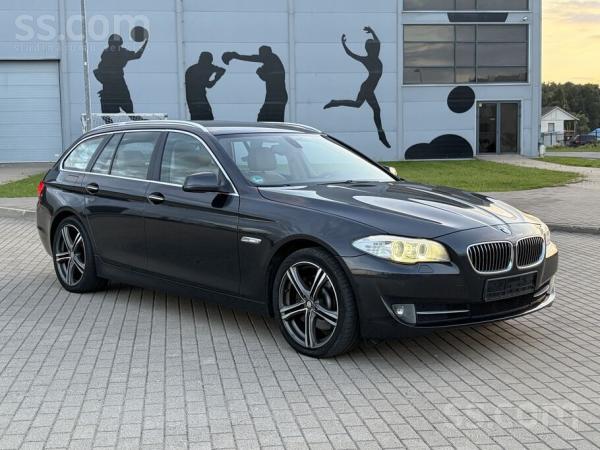 Grey BMW 525 2011 in Riga, with an engine capacity of 2.50 L and mileage of 333 thousand km for 7500 €, photo 4 on AUTOMOTO.COM.LV