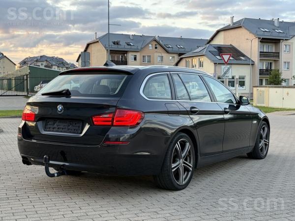Grey BMW 525 2011 in Riga, with an engine capacity of 2.50 L and mileage of 333 thousand km for 7500 €, photo 7 on AUTOMOTO.COM.LV