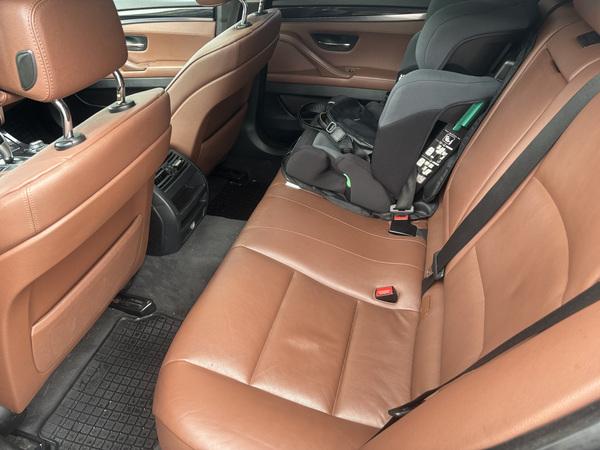 Pelēks BMW 525 2011 Narva, ar dzinēja tilpumu 2.00 L un nobraukumu 336 tūkst. km par 9300 €, foto 10 vietnē AUTOMOTO.COM.LV